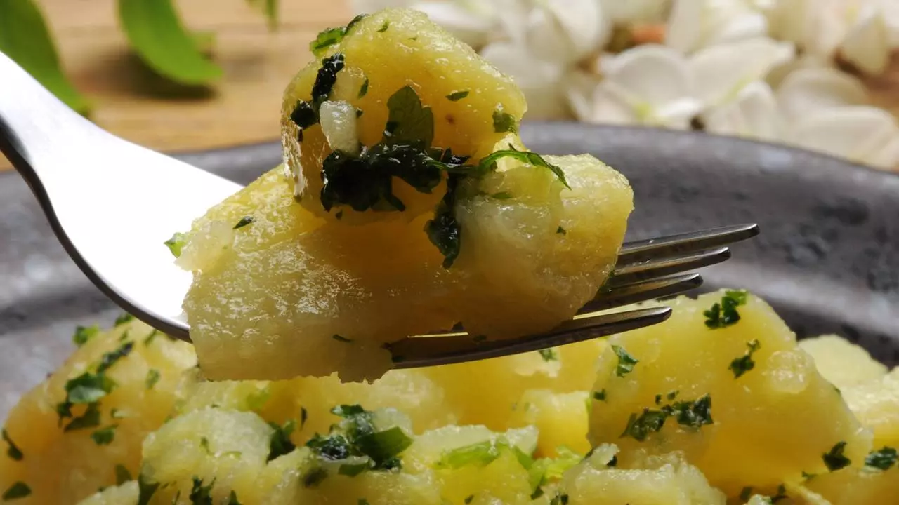 salad kentang dan thistle