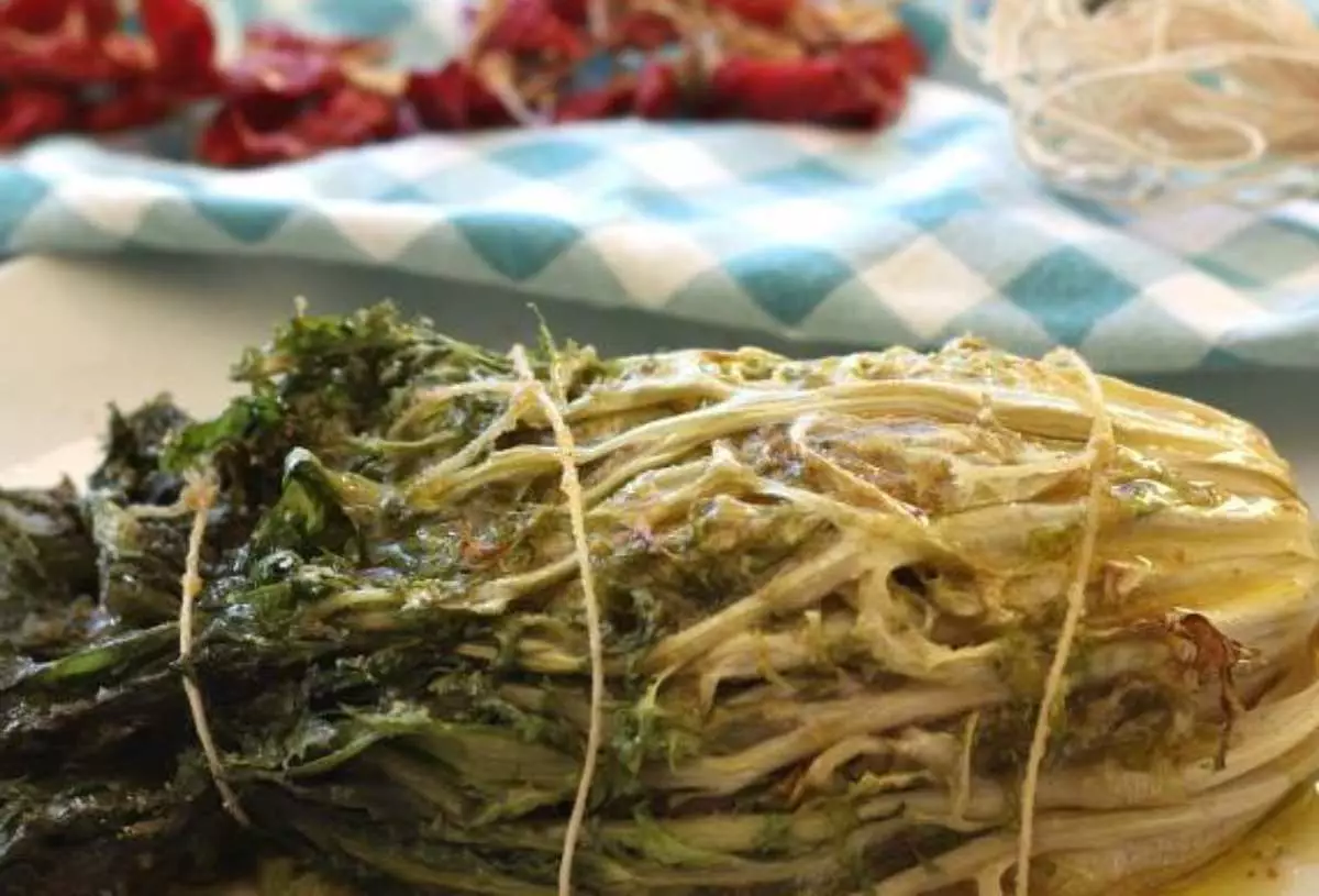 Stuffed escarole, iyo Neapolitan nyanzvi inofanirwa kunakidzwa