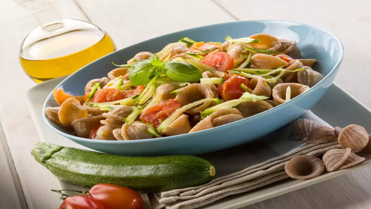 Buckwheat pasta with zucchini