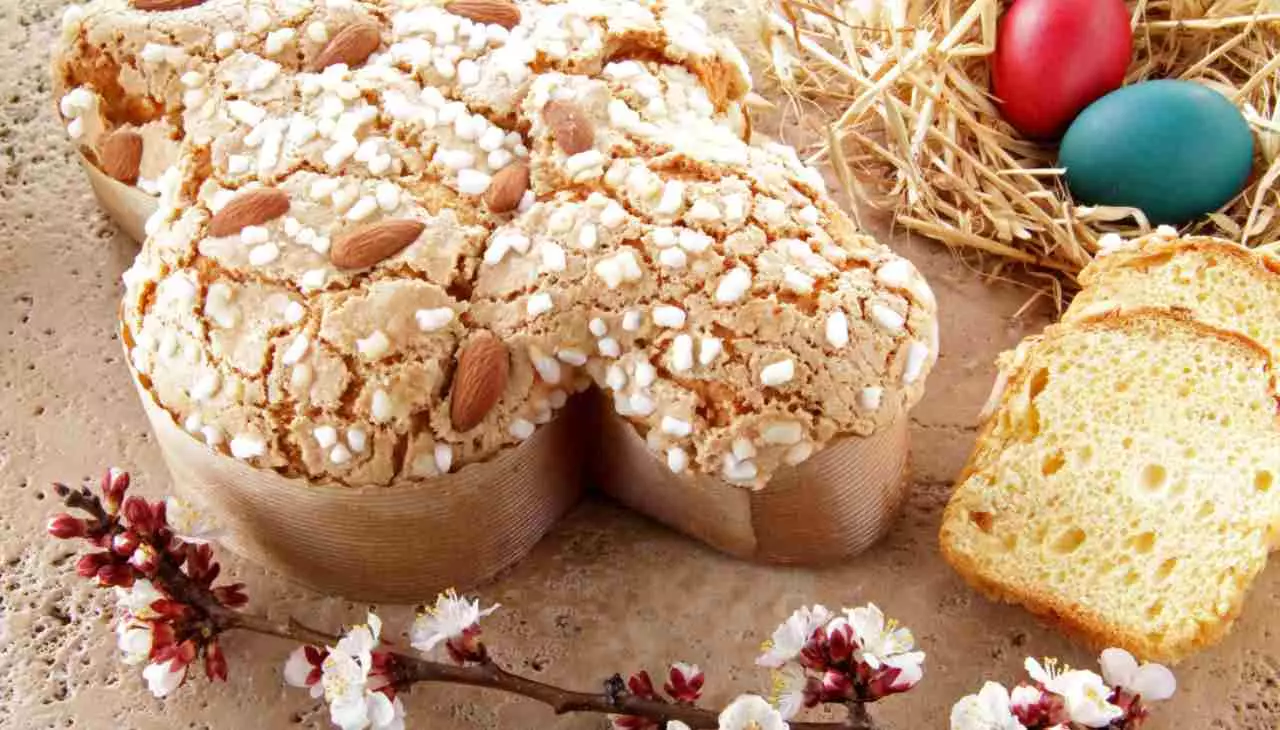 Colomba Pasquale leseli | Recipe e bonolo le e monate bakeng sa Paseka