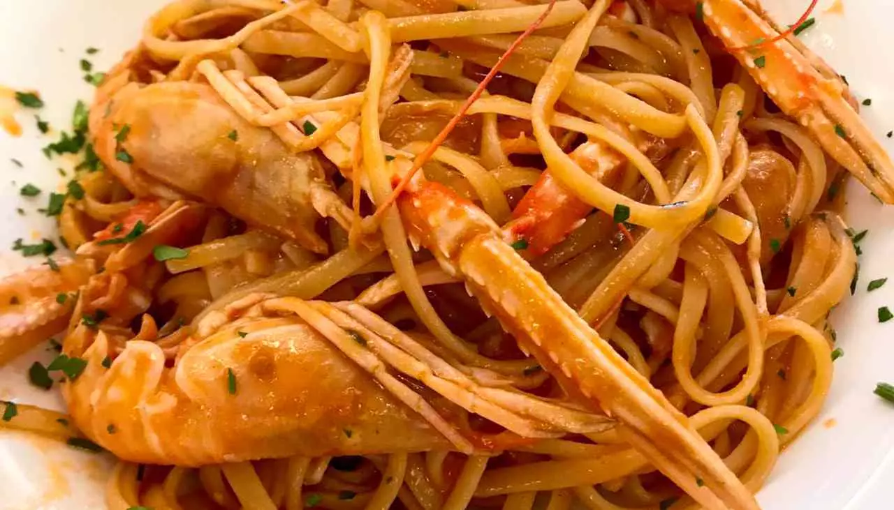 Linguine leh scampi iyo brandy | Cuntada asalka ah ee Christmas-ka