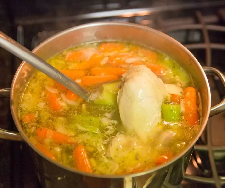 Kentang dalam sup, resipi untuk menyediakan bahan-bahan hidangan vegetarian 5173_3