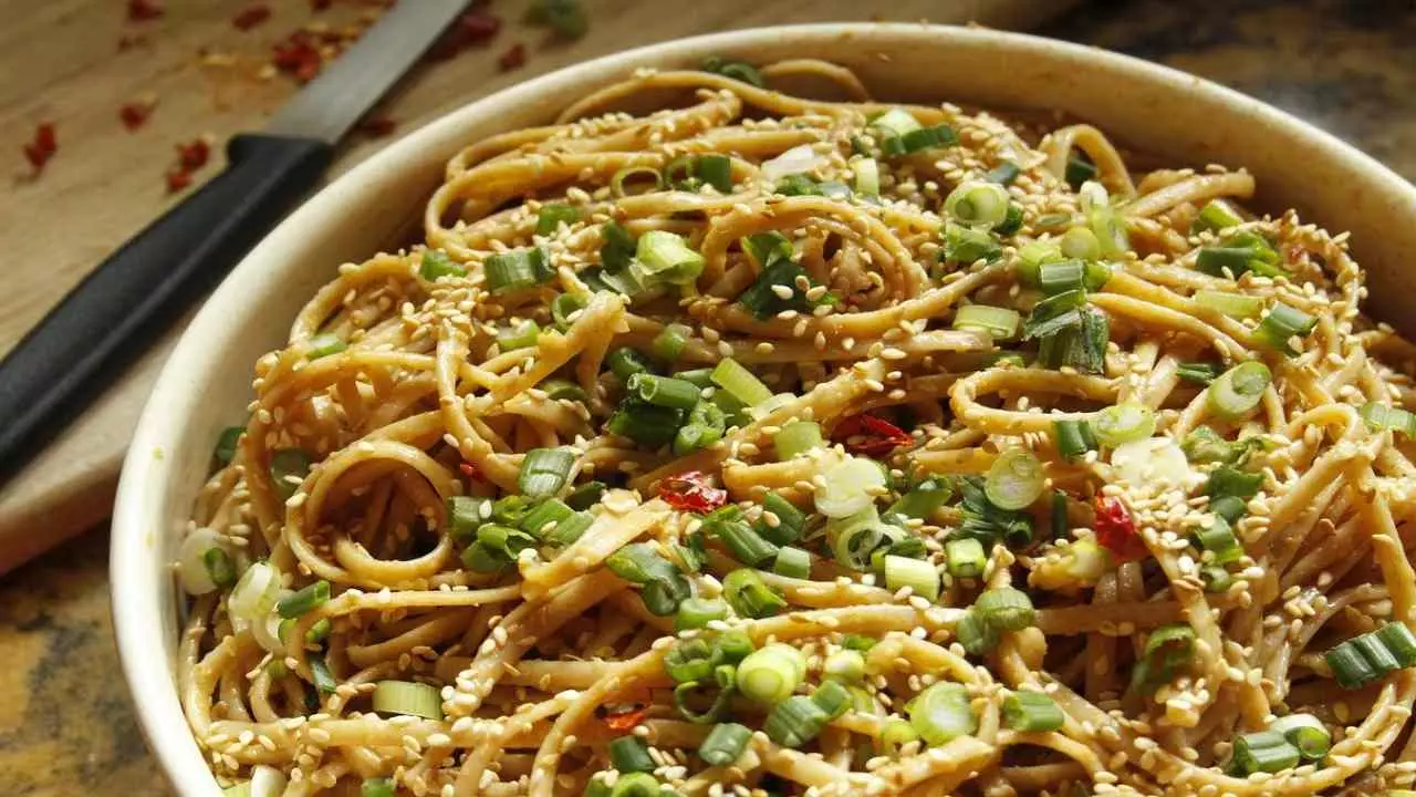 Spelled linguine le peo ea sesame | sejo se sa tloaelehang empa se monate haholo