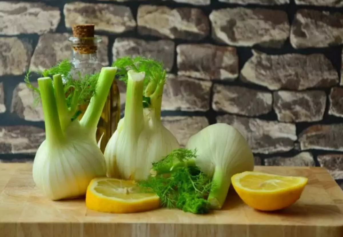 Lemons jeung fennel babarengan gawéna keajaiban: nyandak aranjeunna kawas kieu ngarasa alus