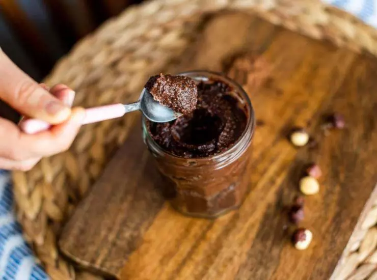 Bolo de froitas de chocolate doce vegano