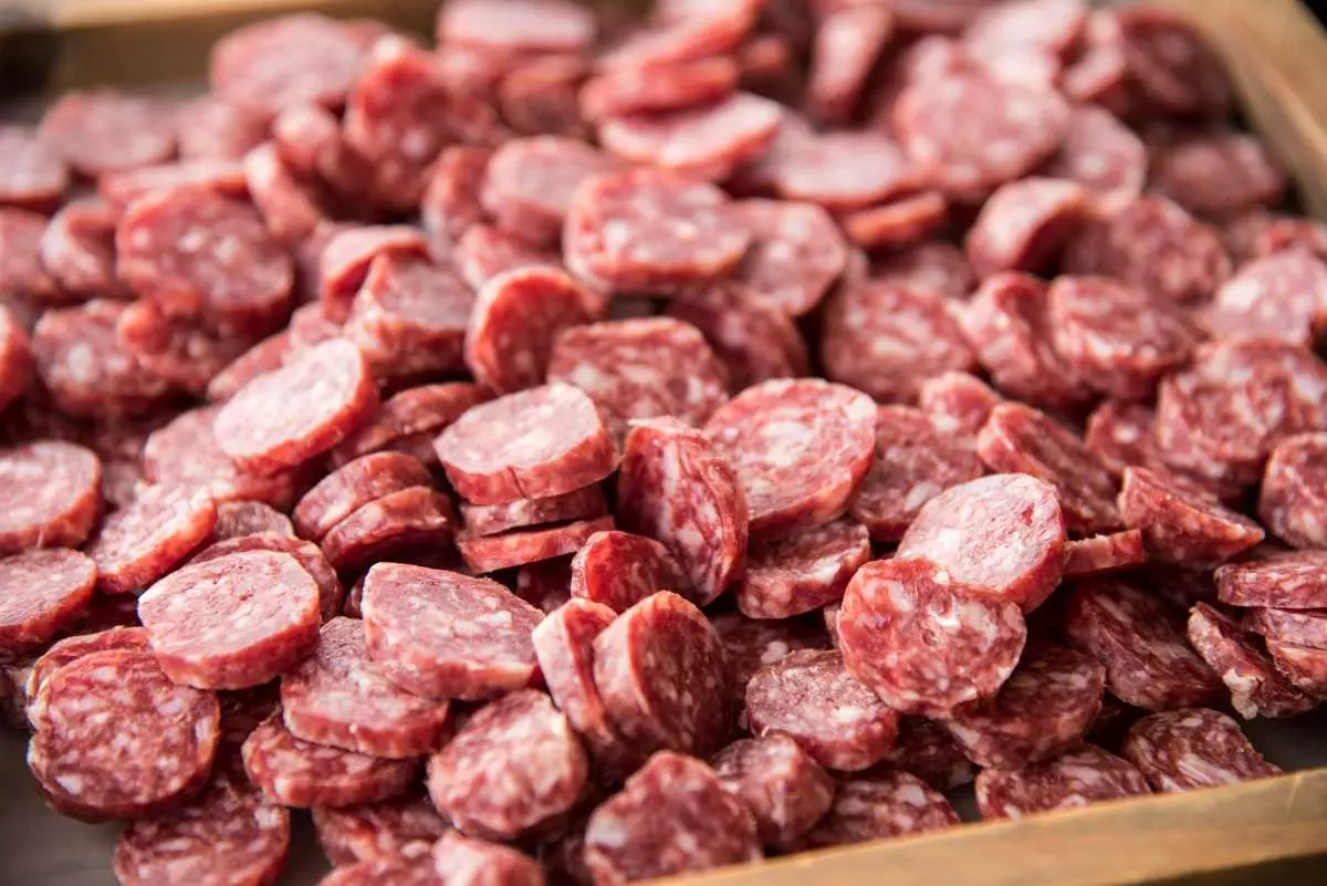 Stücke von Salami zurückgerufen