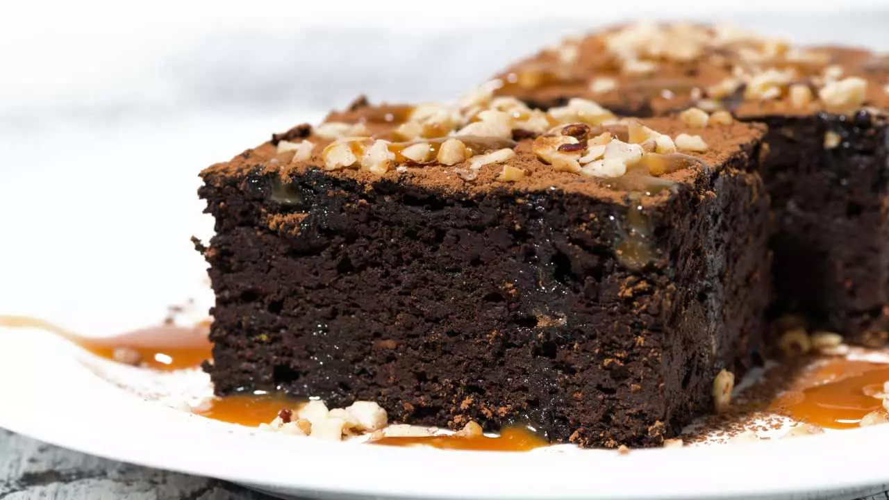 toffee sos čokoladna torta