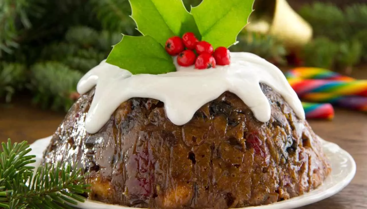 Ang dali ug sayon nga Christmas pudding nga chocolate ug walnut recipe