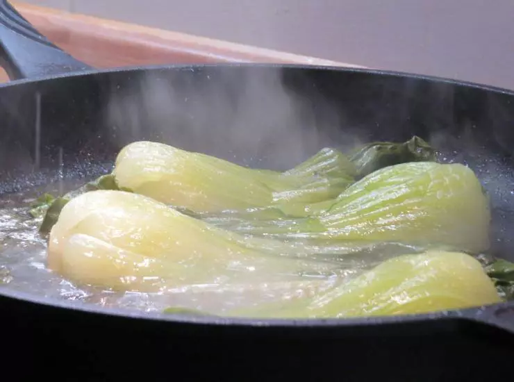 Finéal Braised agus zucchini - cló oideas
