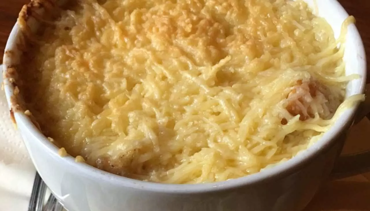 sup bawang utawa gratin | Kabecikan Prancis sing misuwur ing donya