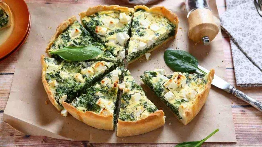 Savory pie with spinach and hazelnuts