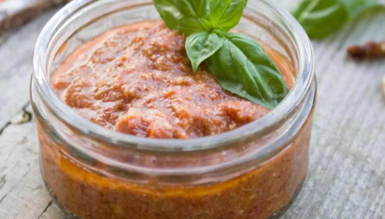 Tomato pesto l Delicate neyakabikwa datterini madomasi