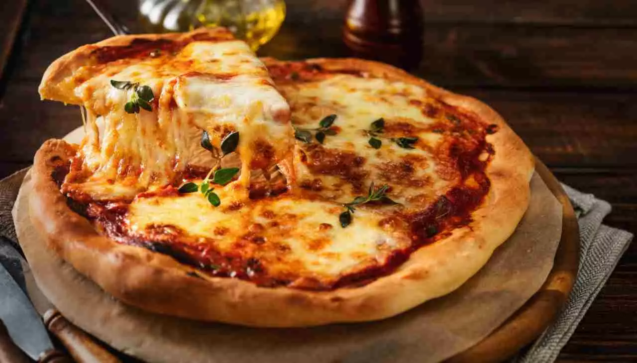 pizza ກັບ flour wholemeal - ພິມສູດ