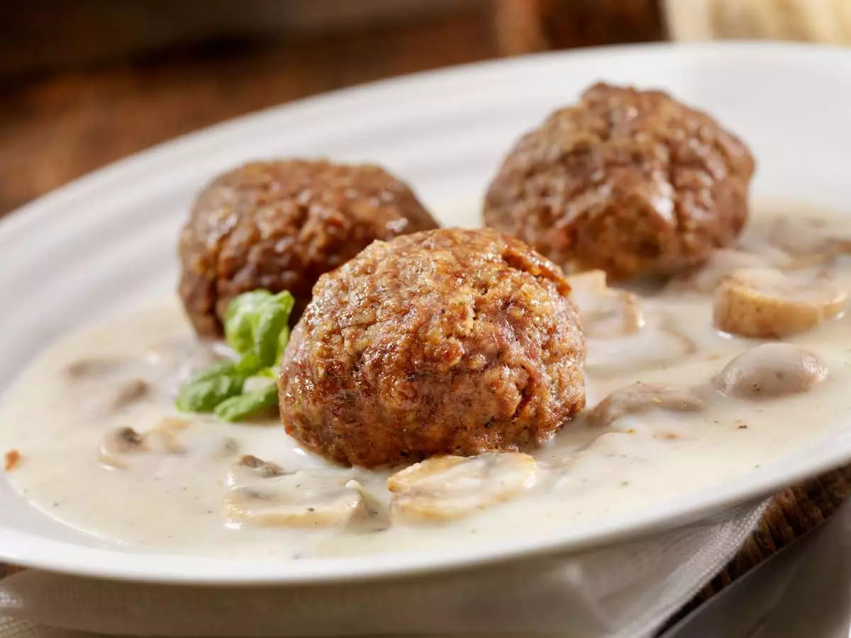 Champignon mushroom meatballs