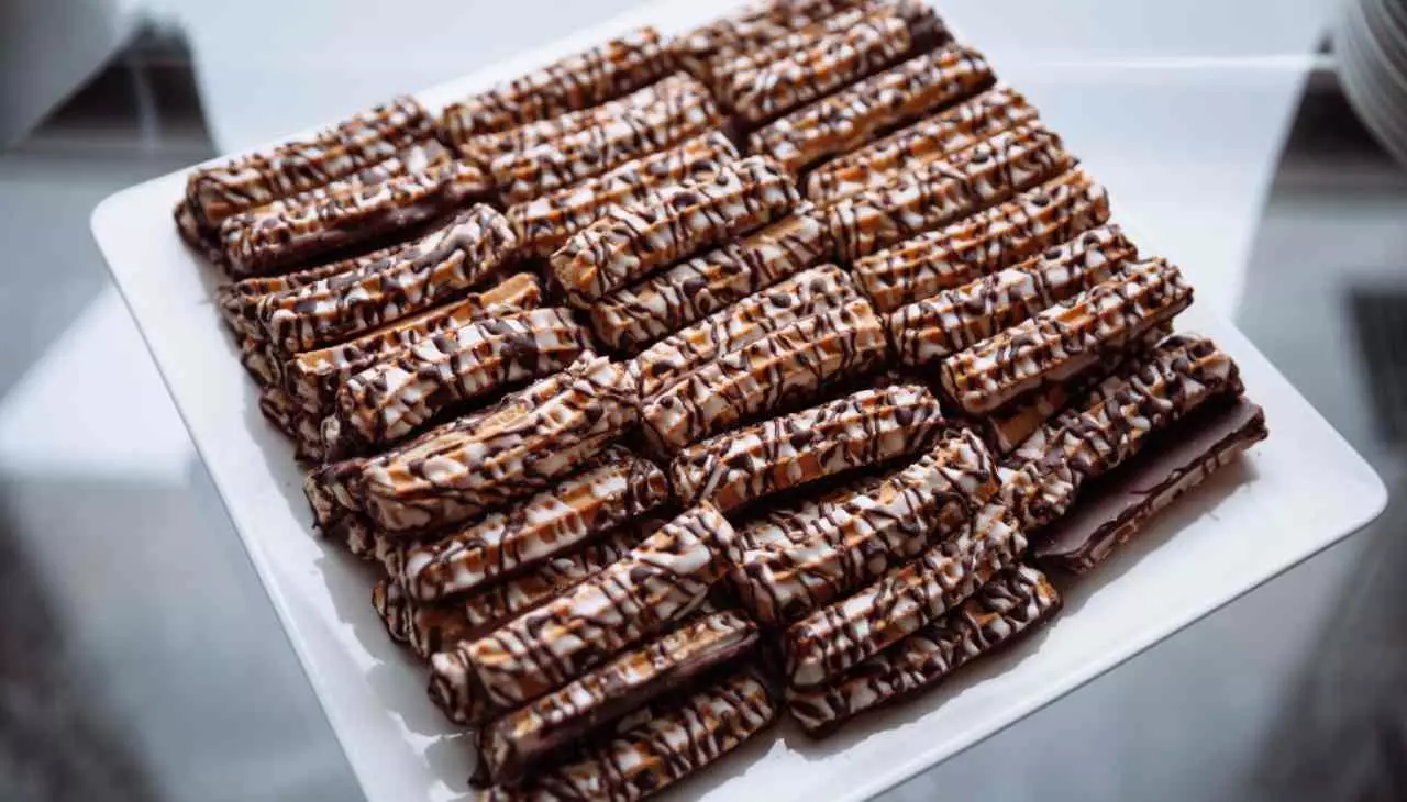 Wenaly goşa şokolad biskwitleri - ricettasprint