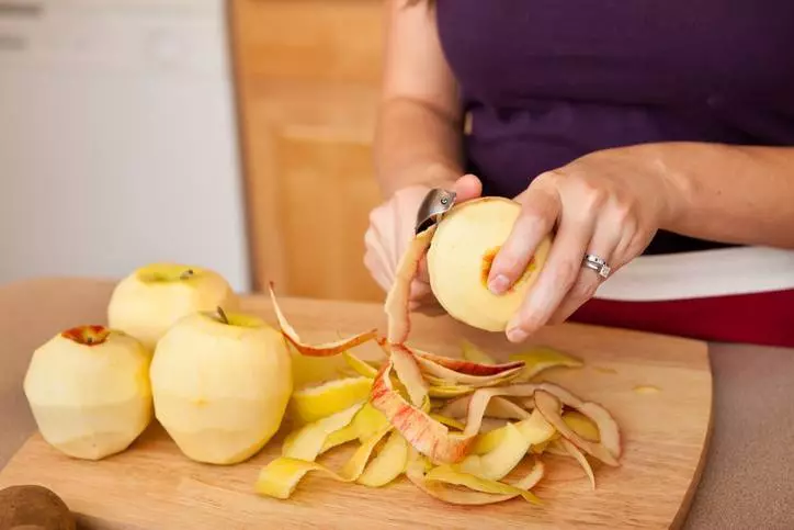 Apple mousse a dessert to be served after dinner, quick and easy 5894_2