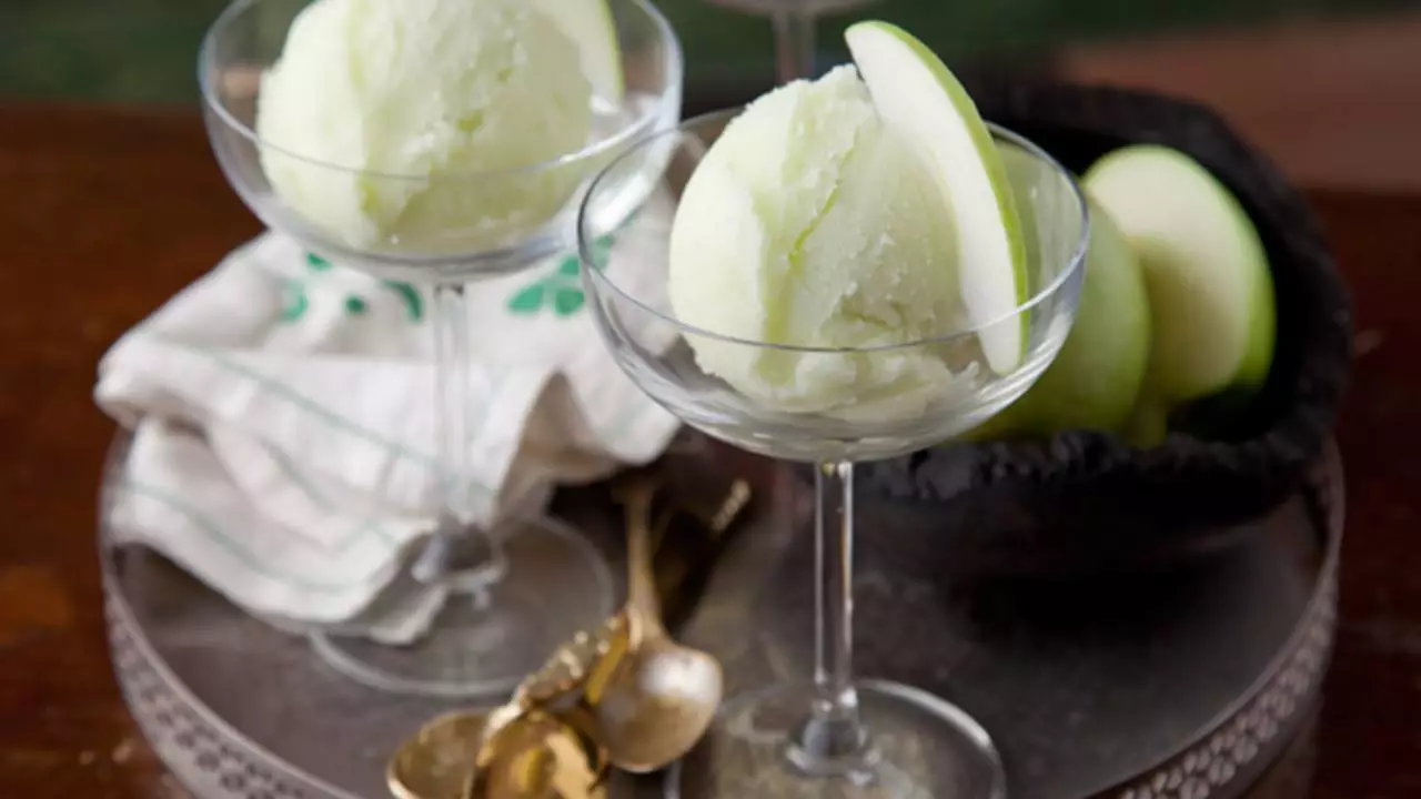 Alawọ ewe apple sorbet | lati wa ni pese sile ani lai ohun yinyin ipara alagidi