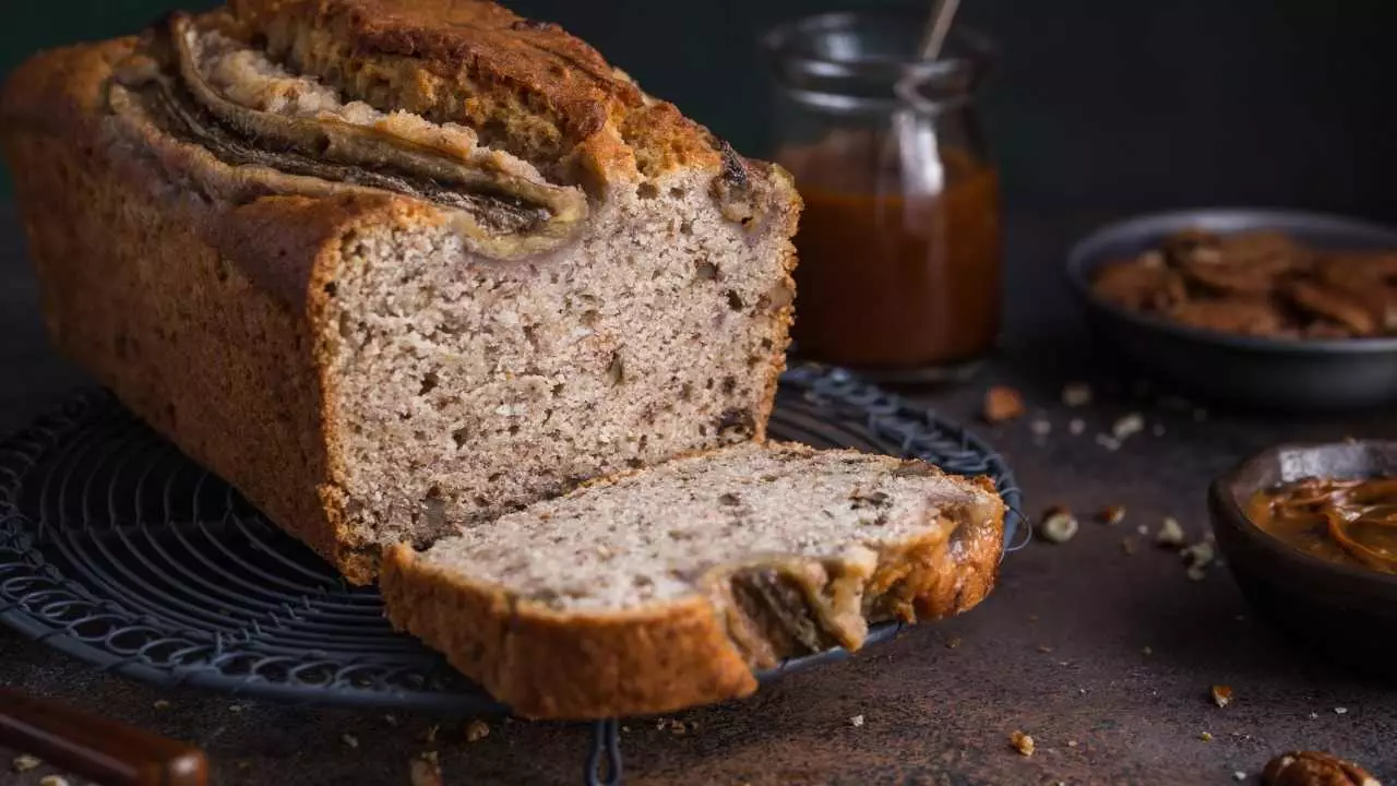 Buckwheat plumcake | to be served at breakfast