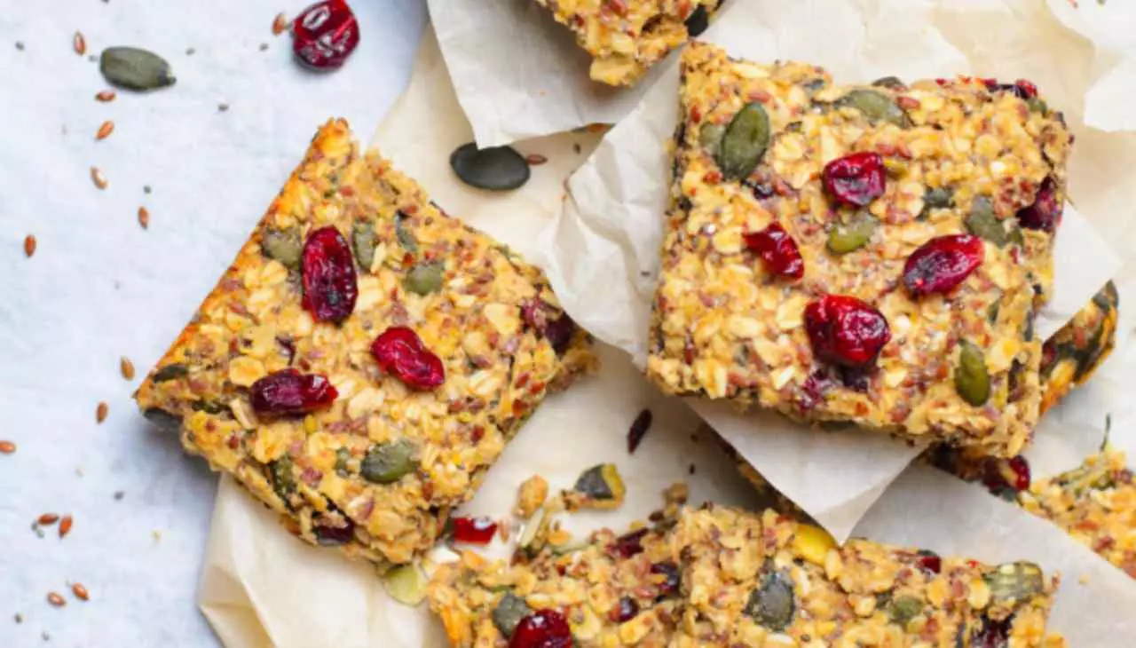 Muesli biscuits lai iyẹfun ohunelo