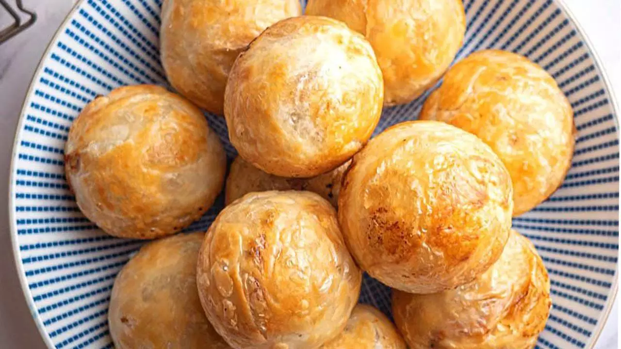 I-Donuts ye-puff pastry kunye ne-pan di stelle, i-snack egqibeleleyo