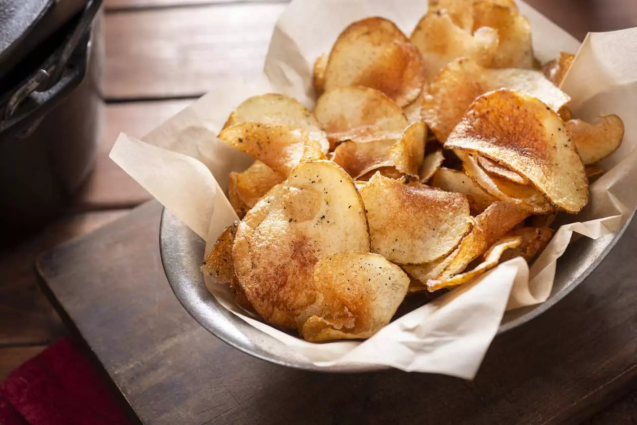 Hurtige og sprøde grillede kartofler, den perfekte snack