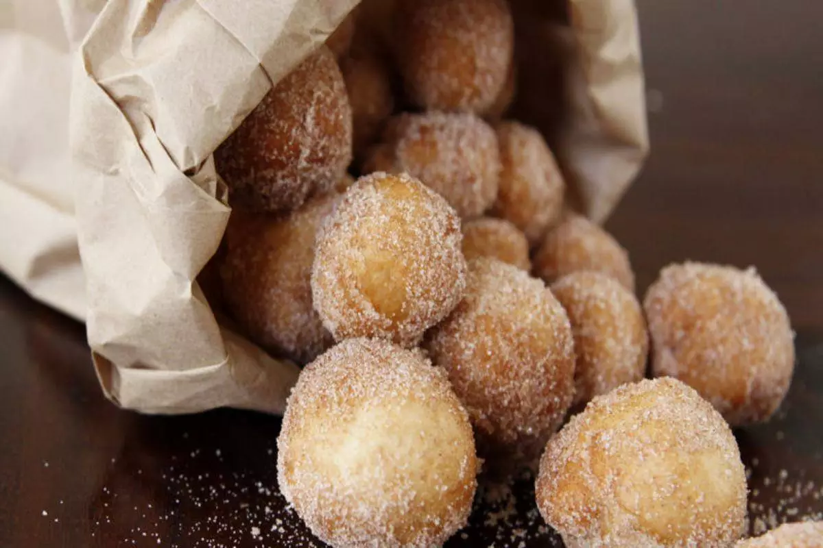 Buñuelos de mazá e limón sen levantar, o doce para cada momento