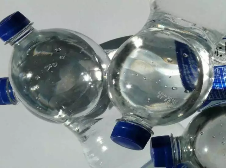 bebida de auga con gas spritz alcohólica