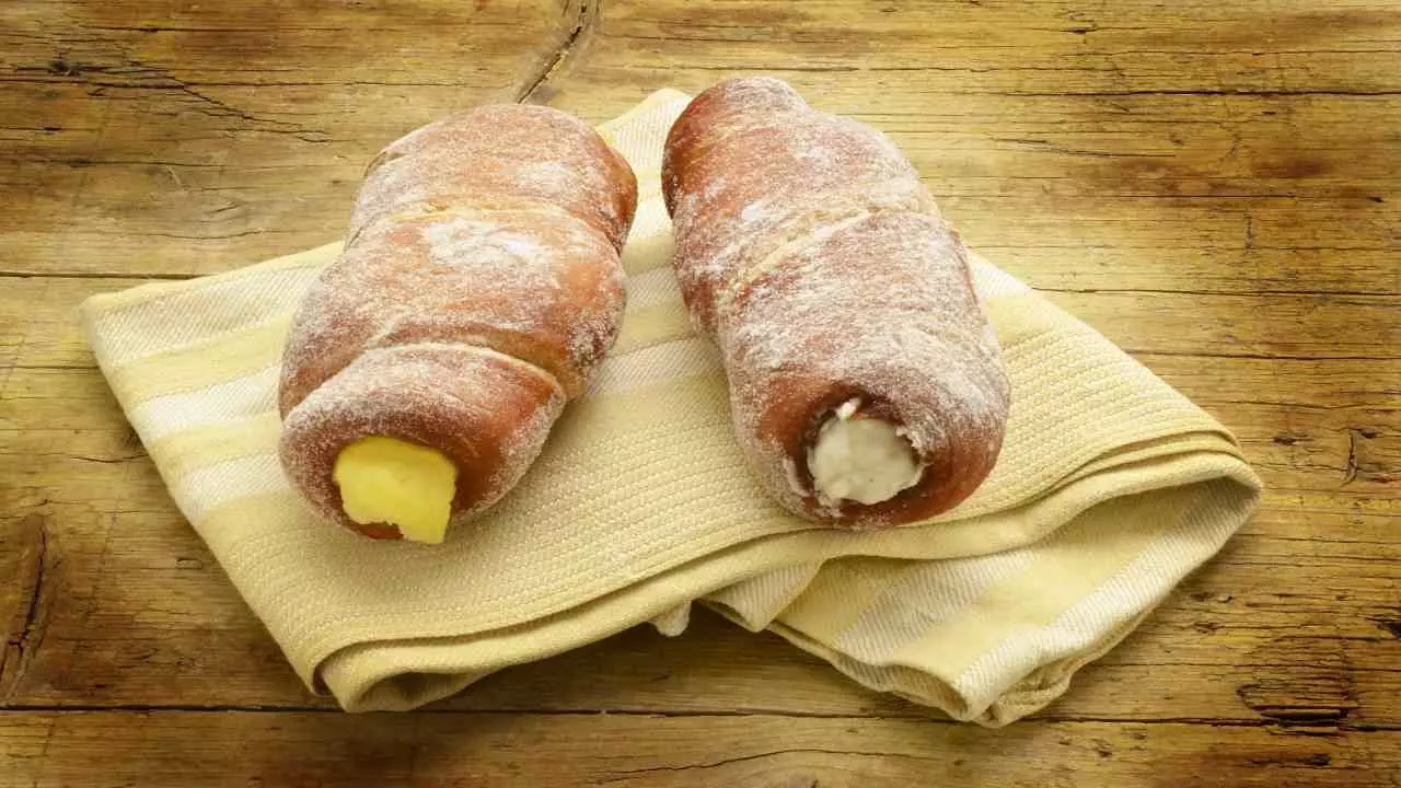 Sicilian Baked Cartoccio | a tasty dessert nobody knows how to give up