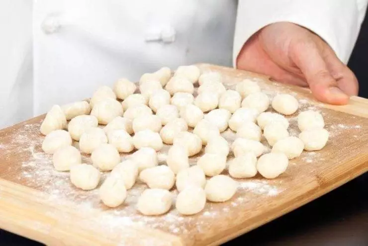 Chestnut gnocchi, ለልዩ ዝግጅቶች ልዩ ምግብ 6518_3