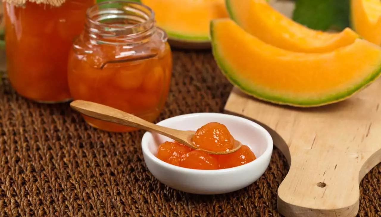 Ibice bya melon jam | Ibiryo byimpeshyi bifunze mukibindi