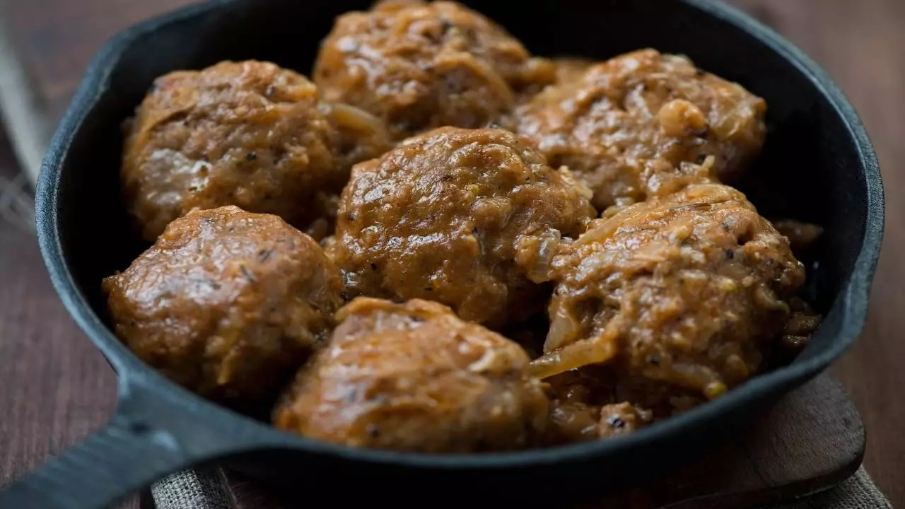 Meatballs in a pan