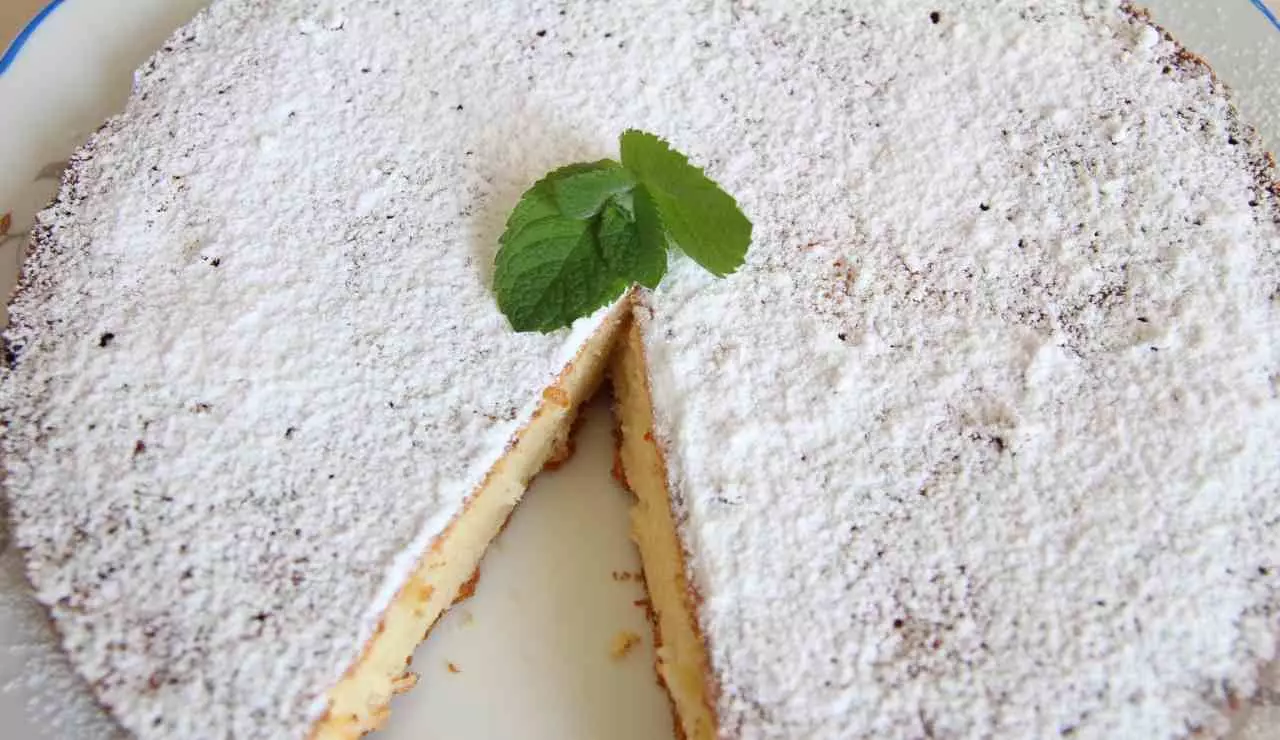 Pastel de chocolate blanco sin levadura | Muy fácil y fragante.