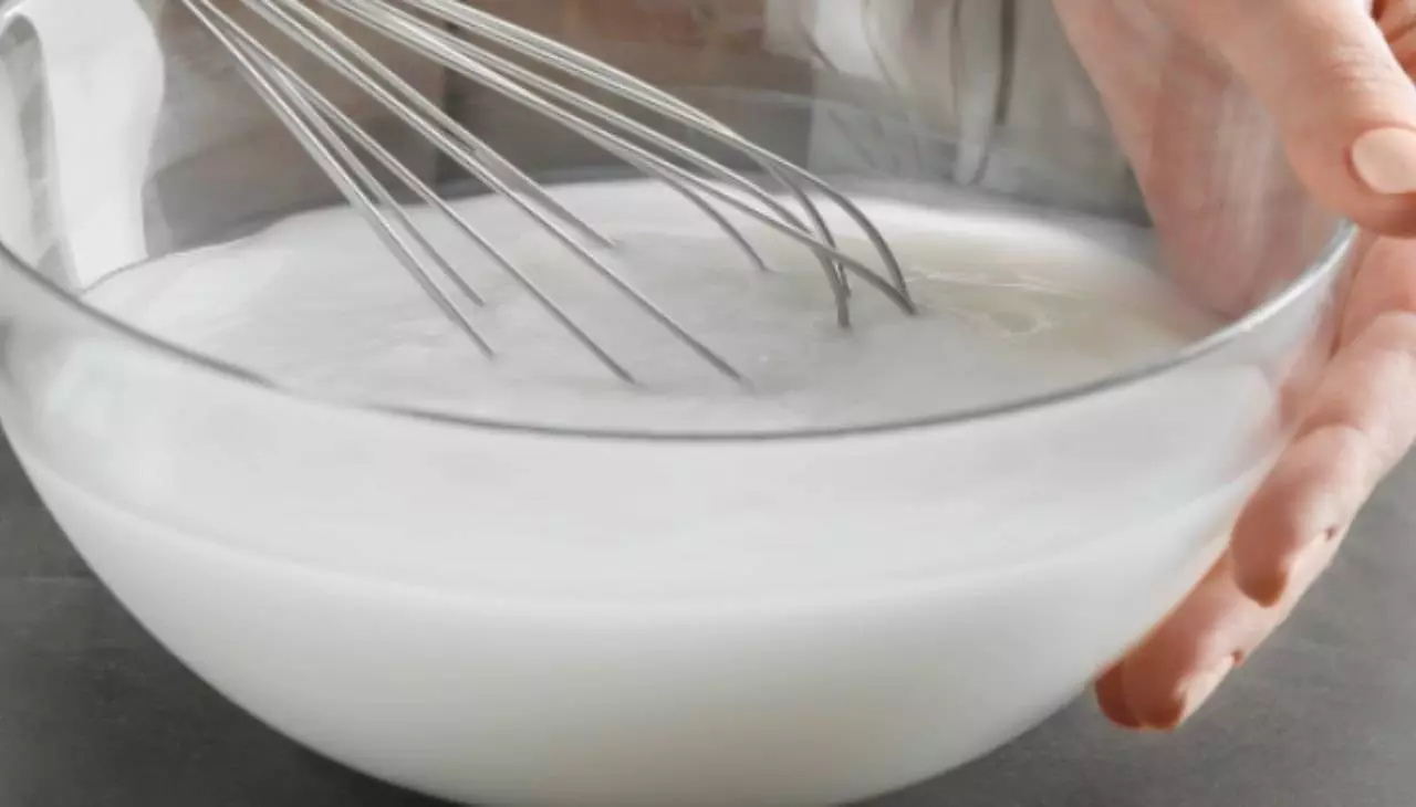 Glaseado blanco con agua l Receta rápida con colorante alimentario