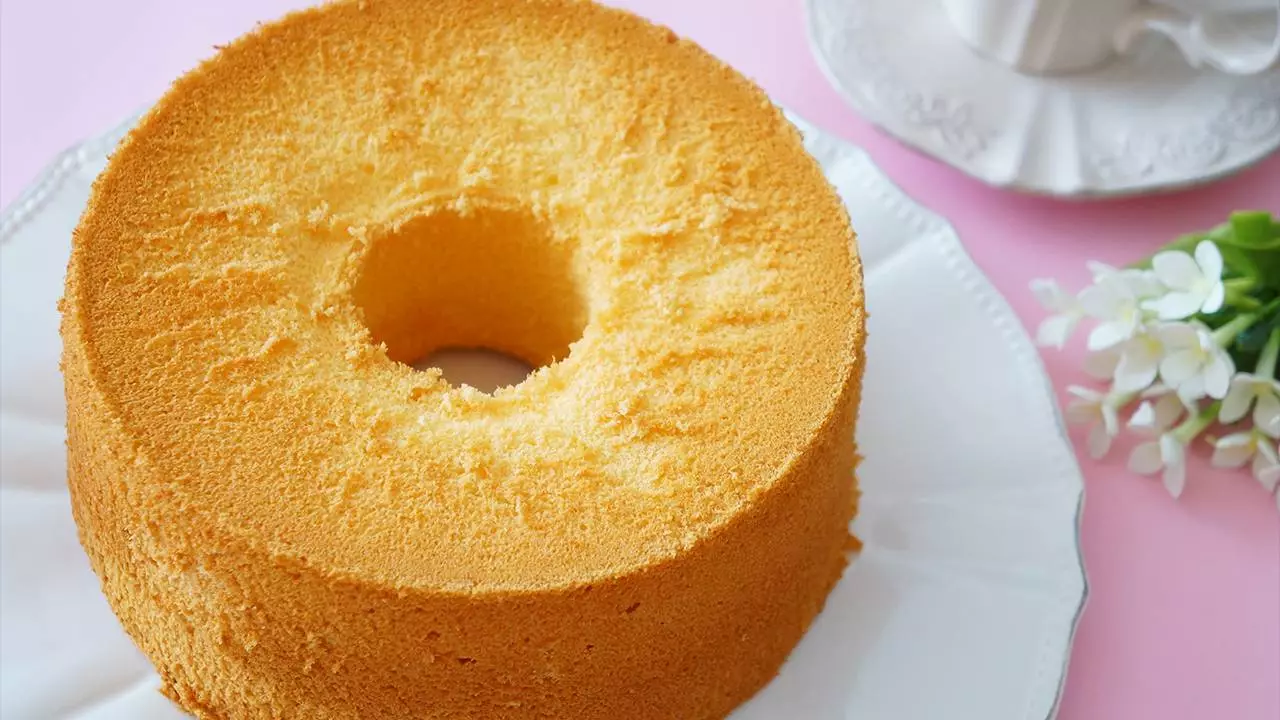 Donut Amerikana biċ-ċikkulata, tall u fluffy perfetta