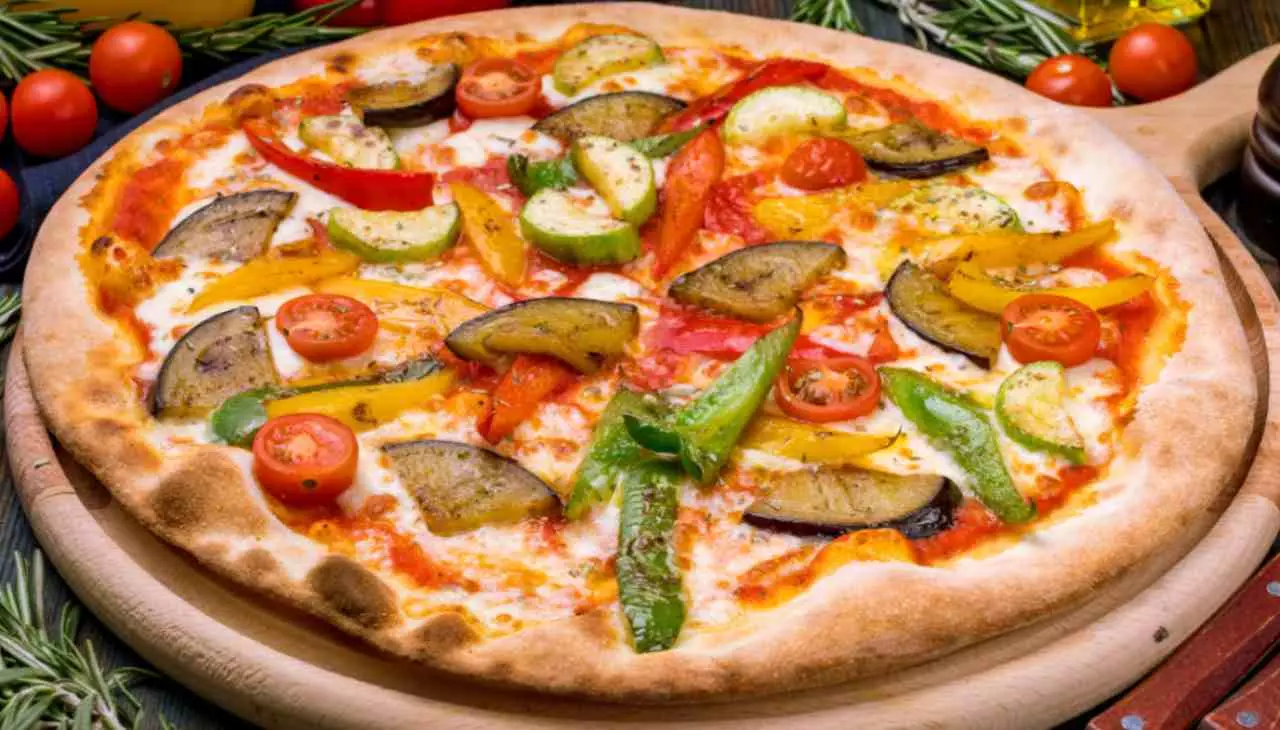 Reteta de pizza vegetariana