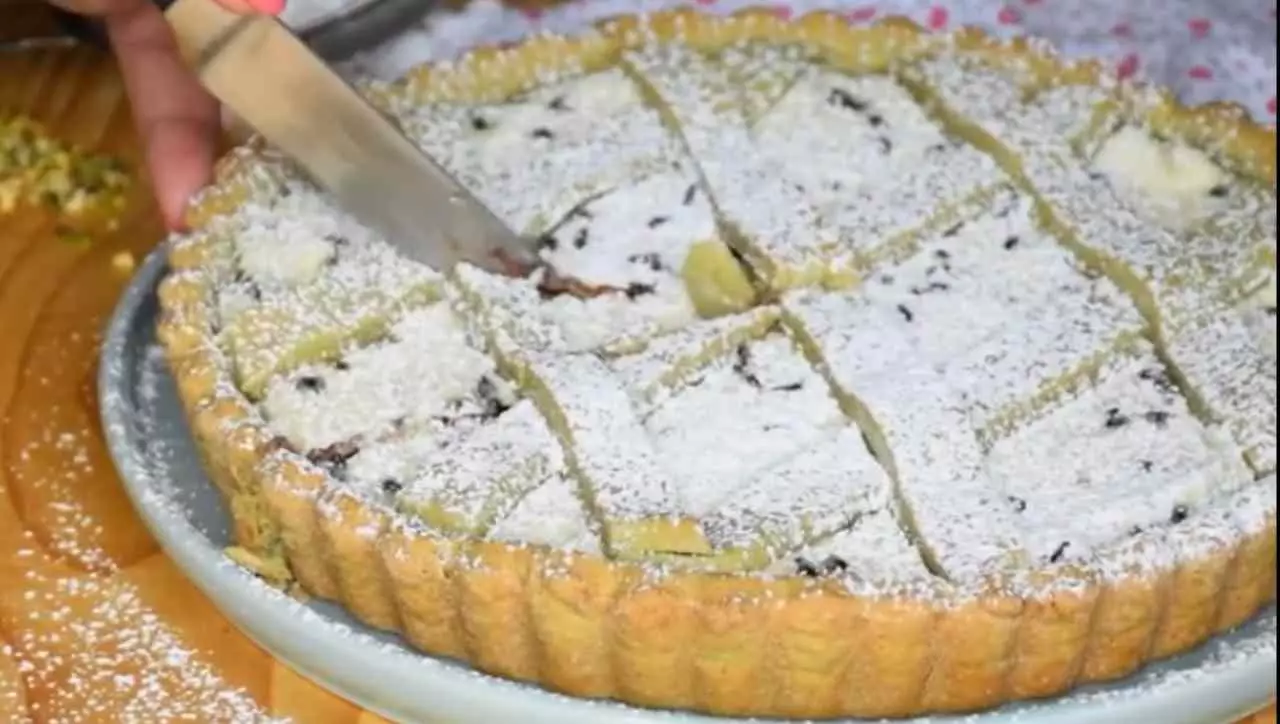 Tart na pistachios, ricotta na ibe chocolate