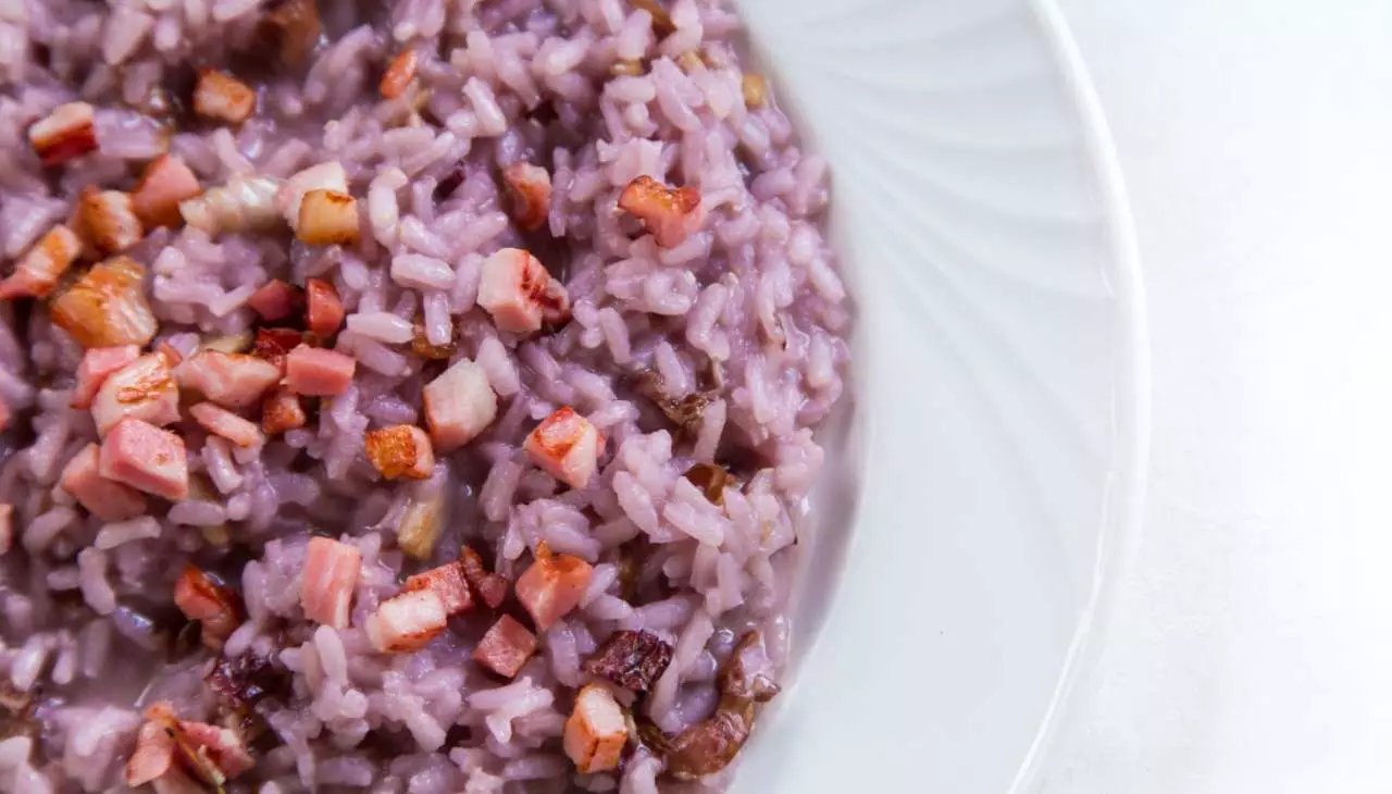 ڳاڙھو گوبي ۽ پنير risotto l سادو ۽ ذائقي سان گڏ بيڪن