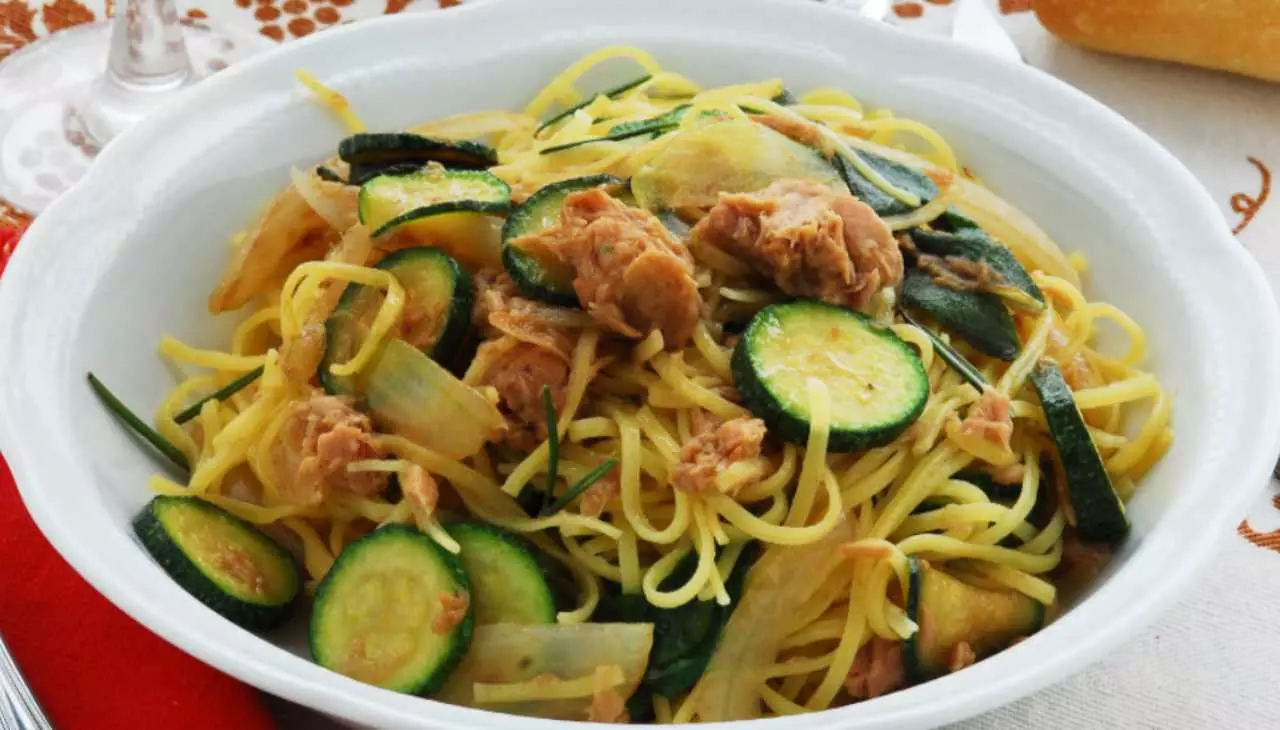 Шпагети со тиквички и туна - принт од рецепт