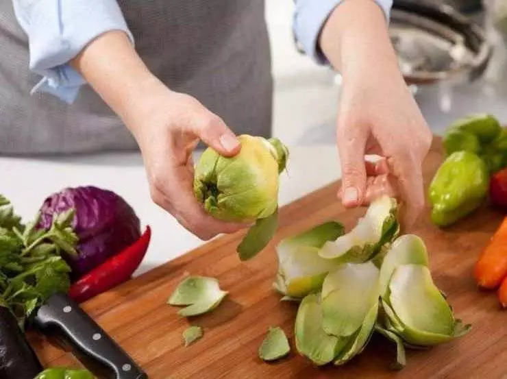 Ibyokurya kuruhande hamwe na artichokes mbisi