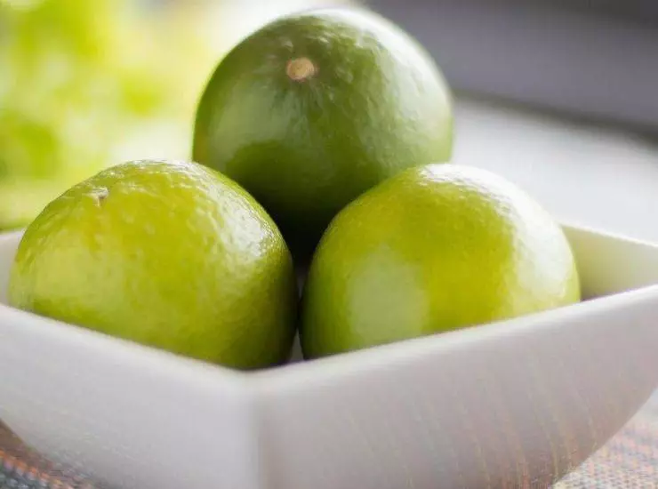 Mini ostekake med ricotta, mandler og lime FOTO oppskriftstrykk