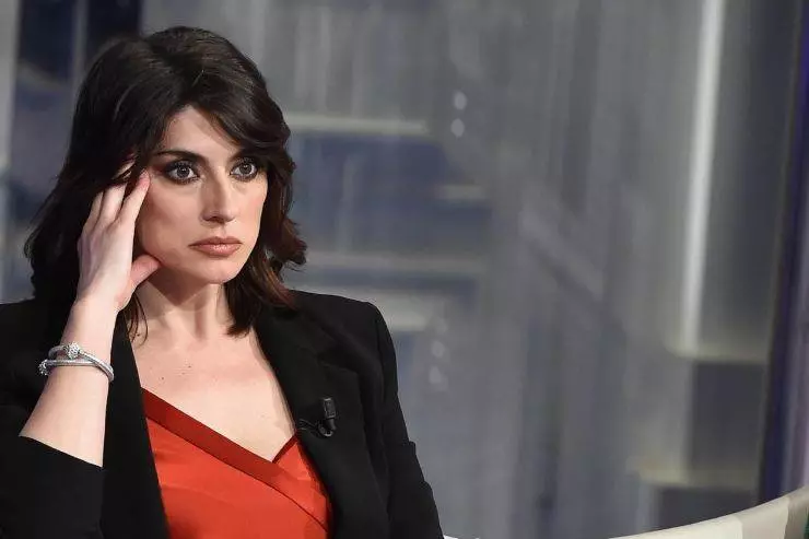 Elisa Isoardi upendo kitendo cha pili | Kila kitu kama katika hadithi ya hadithi 7398_2