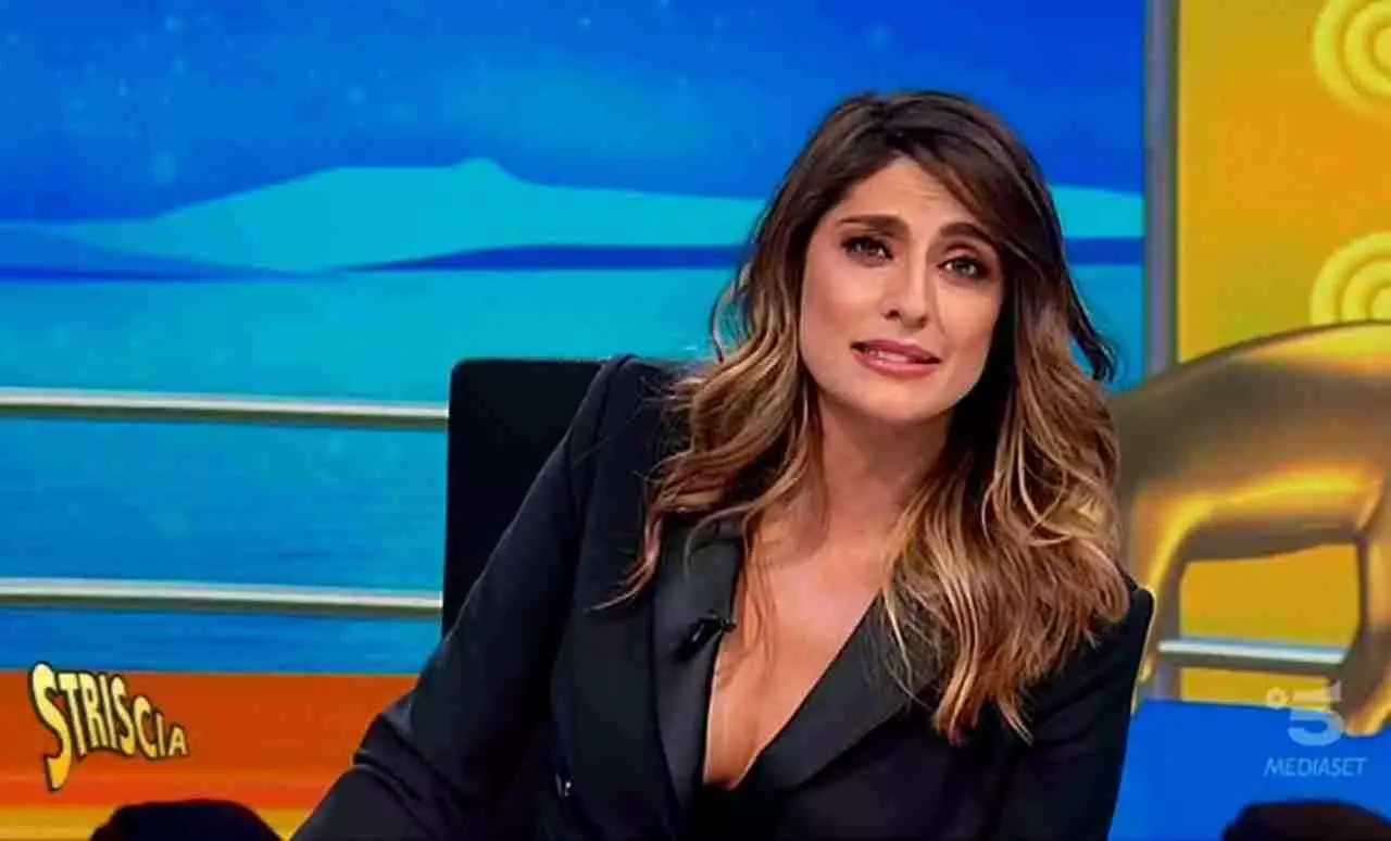 Elisa Isoardi o fumana hape