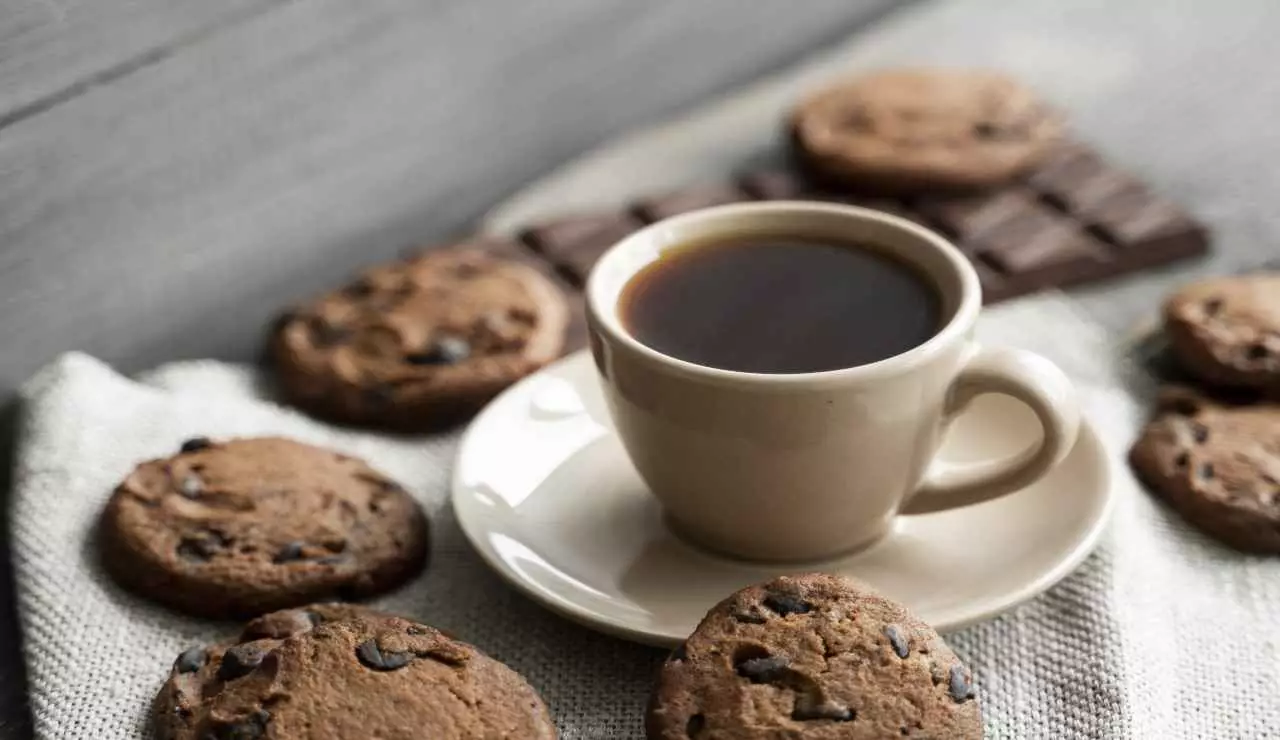 Kaffe og chokolade småkager | uden smør med kun 50 kcal 7477_1