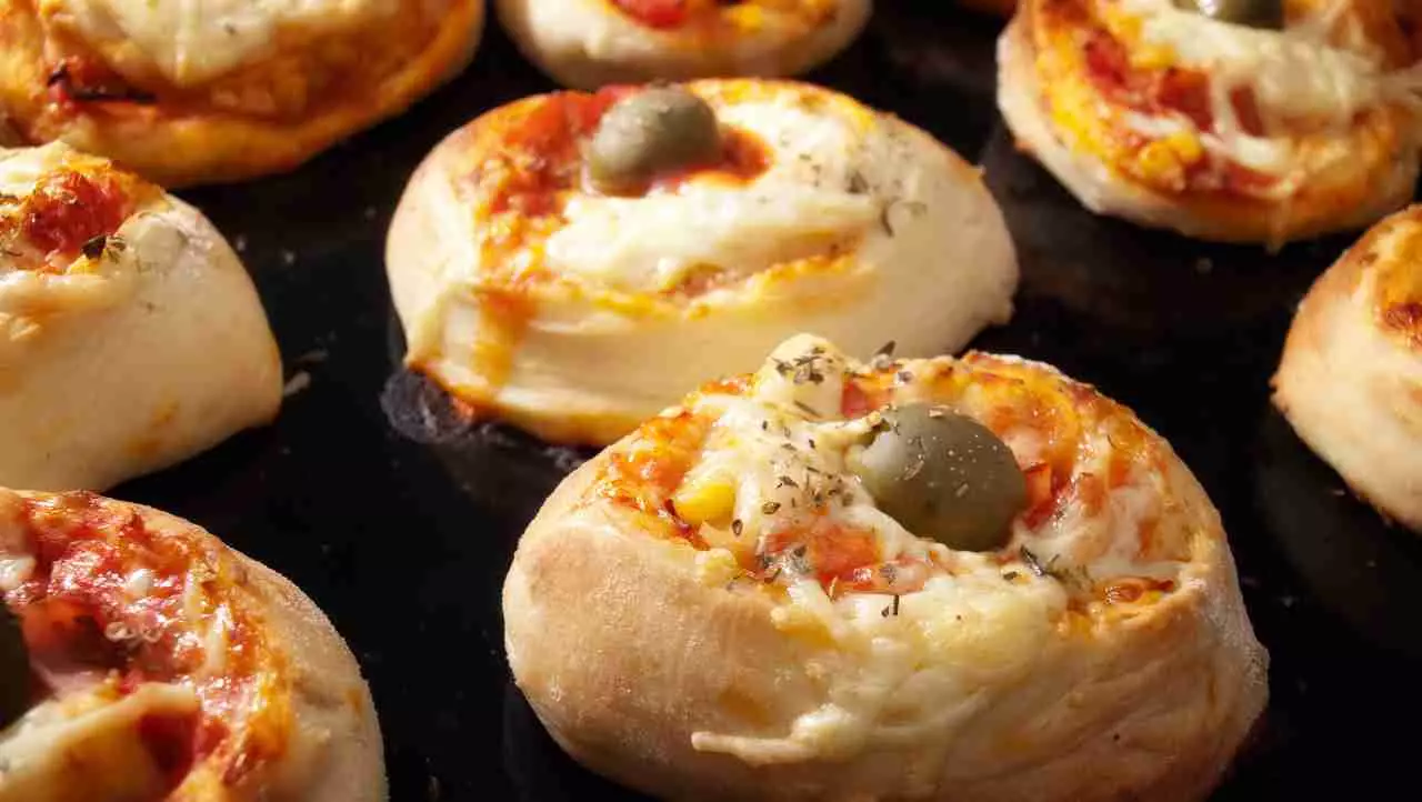 Pizzas de pão brioche lanche perfeito para aperitivos