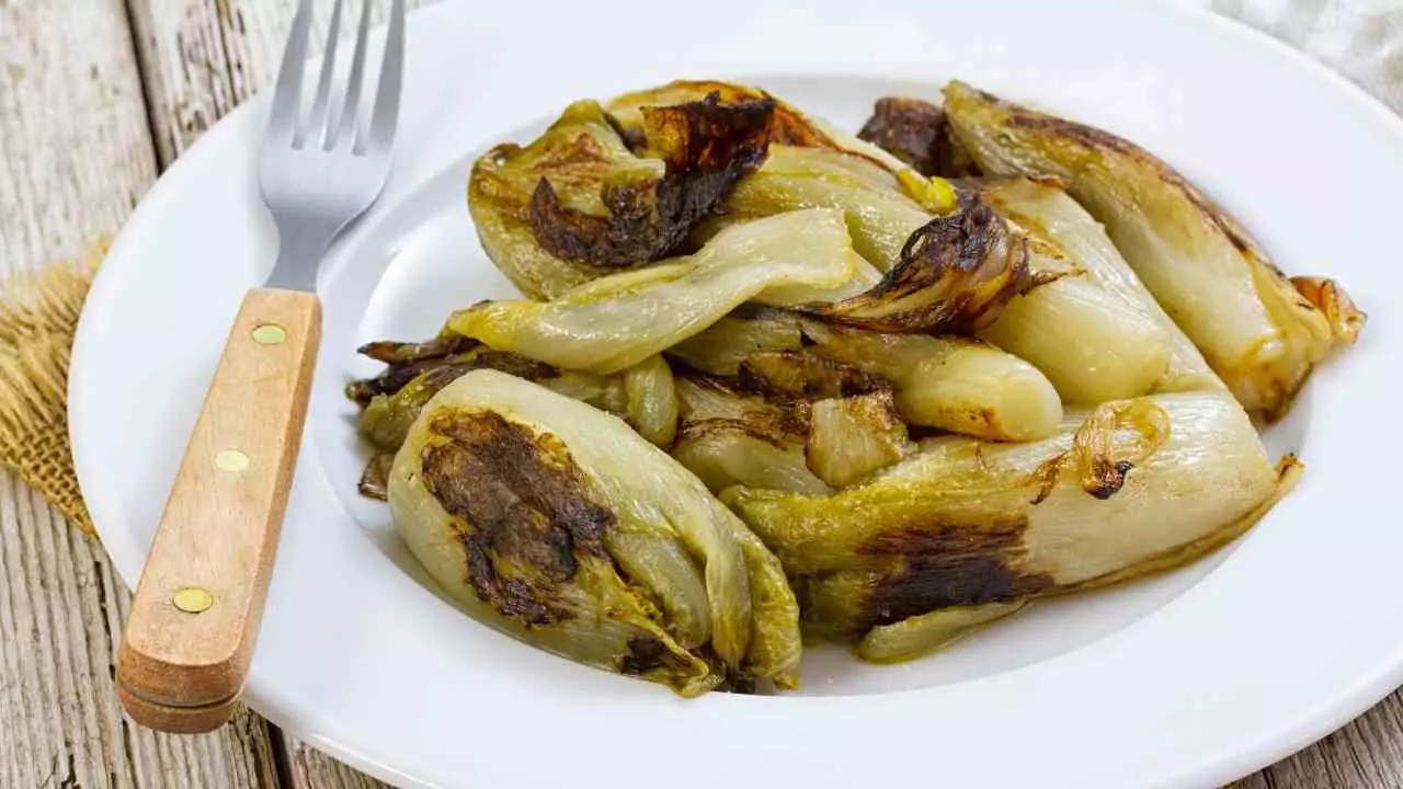 Endive belge të ziera | Përgatitja e recetës së dritës së konturit