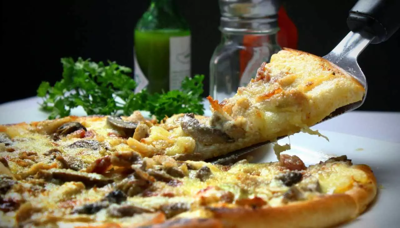 Pizza ottobrina l Sedhep lan cepet tanpa tomat