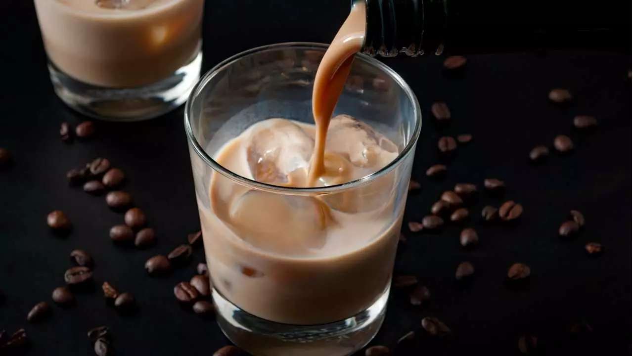 Lichior Baileys de preparat acasă | rapid si usor