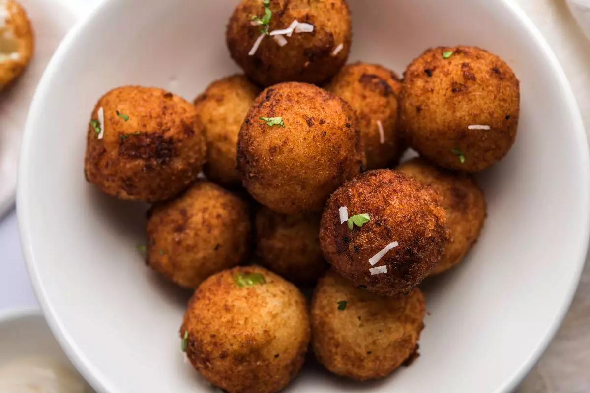 Boulettes salées de pommes de terre et de thon, pour vos apéritifs parfaits