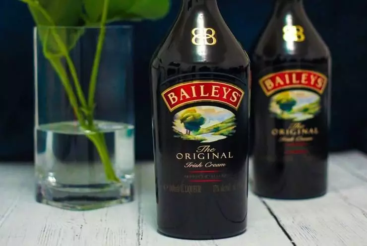 Baileys liqueur