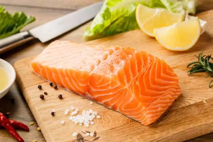 Orange-inonhuhwirira salmon tagliatelle - ricettasprint